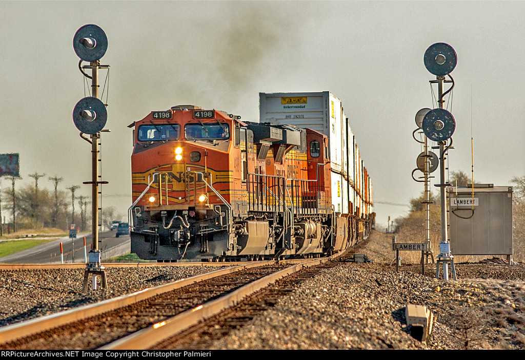 BNSF 4198 Leads Q-CHIHOU6-28